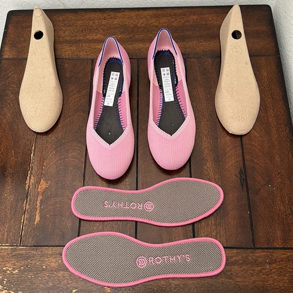 Rothy's | Shoes | Rothys The Flat Begonia Color With A Black Sole And ...